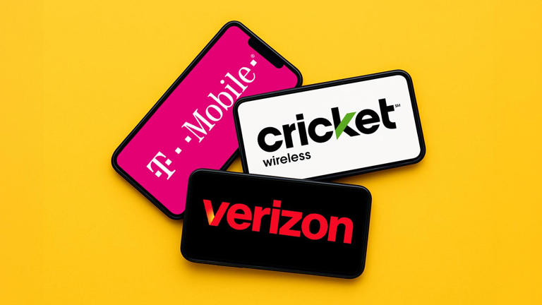 Comparing the Extra and 'Hidden' Fees of Popular Cell Phone Carriers