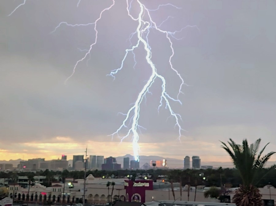 Thunderstorms bring rain to Las Vegas valley