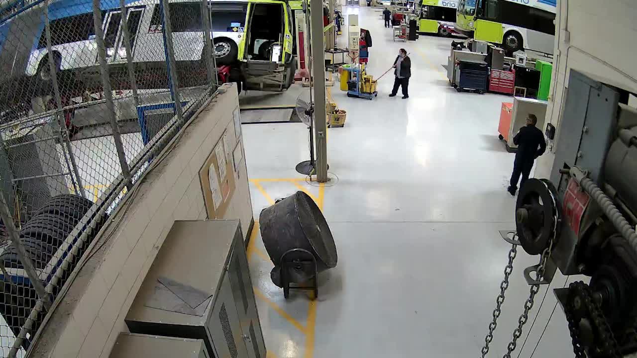 Video shows Sun Metro bus on mechanic lift fall, explode