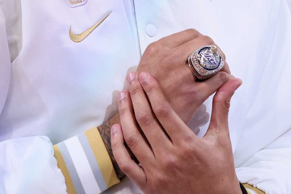 Take a closer look at the Thunder's newly unveiled championship ring