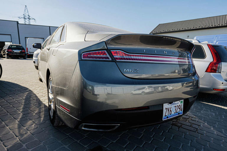 Illinois warns ICE over alleged license plate tampering