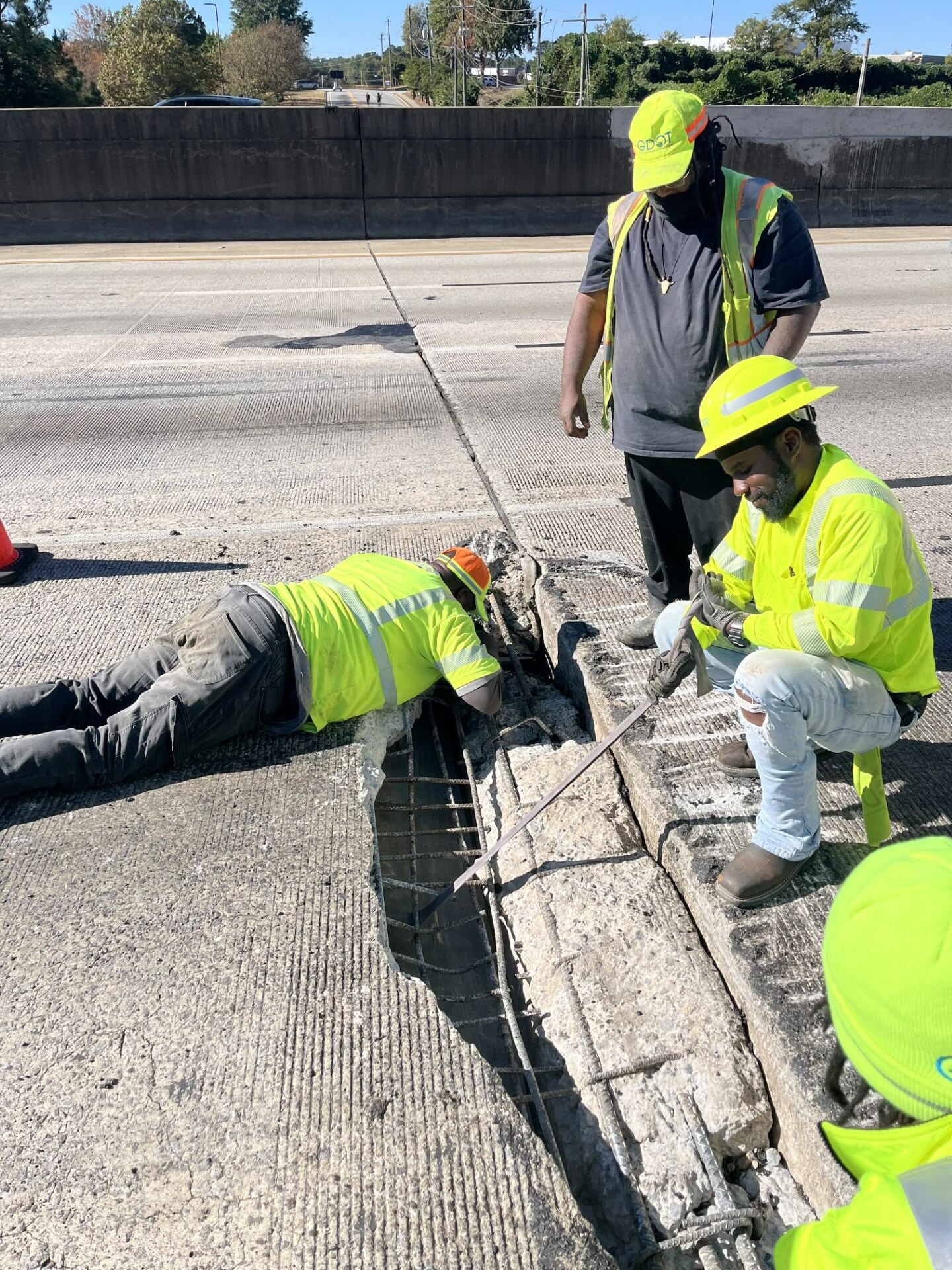 Pothole opens on I-75 overpass, shutting down lanes for repairs for hours