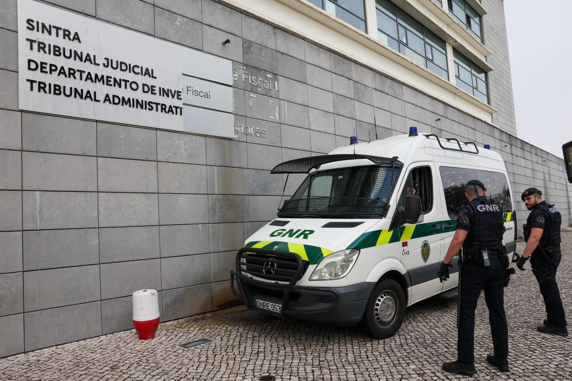 Polícia diz que não usou gás-pimenta para tentar deter Odair Moniz ...