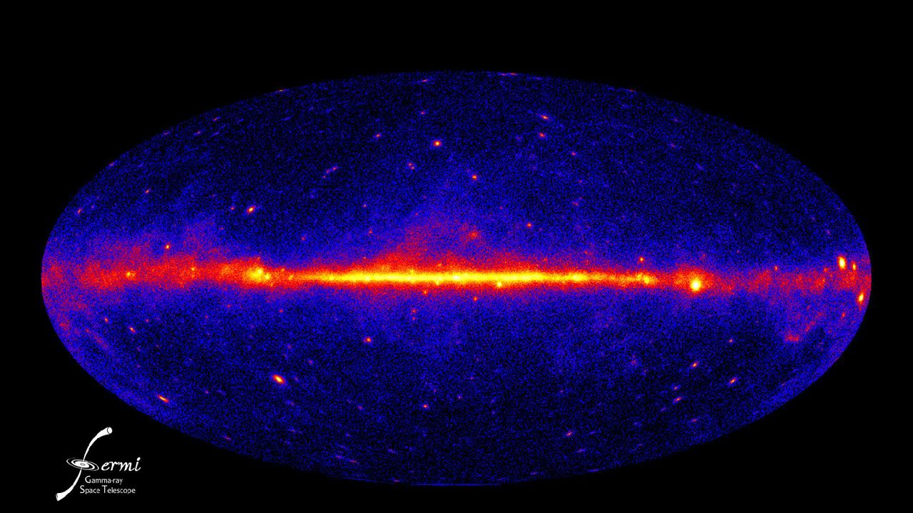 Mysterious glow at the Milky Way's center could reshape a major cosmic ...