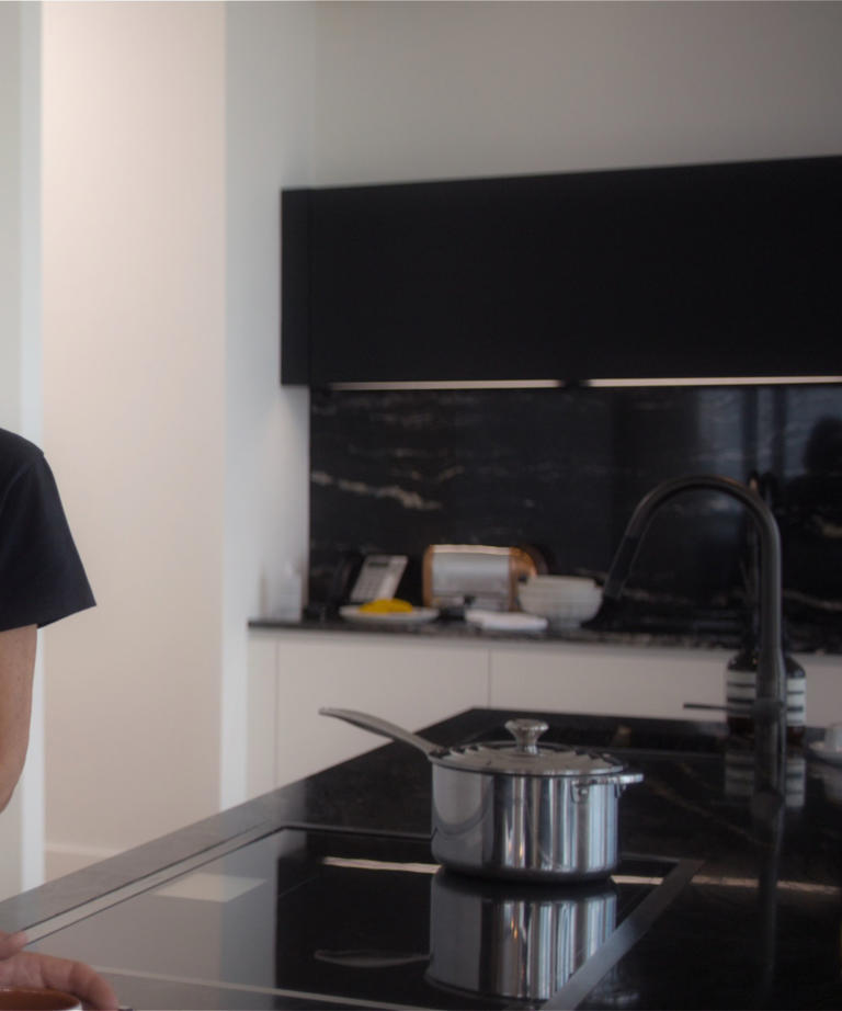 Victoria Beckham’s Black-and-White Kitchen Is Pure Design Inspiration ...