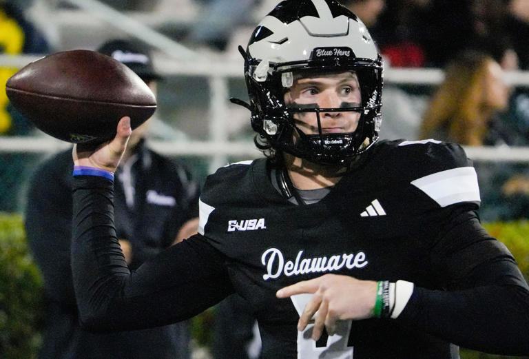 Nick Minicucci throws 4 TD passes, Delaware downs Middle Tennessee in ...