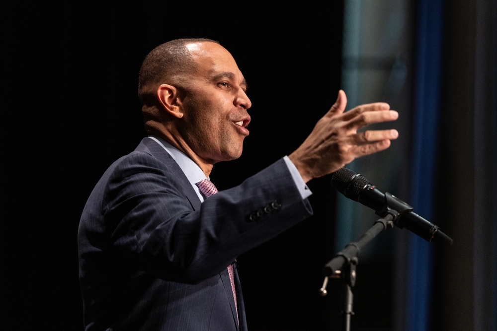 Rep. Hakeem Jeffries spreads support for Prop 50 across L.A.’s Black ...