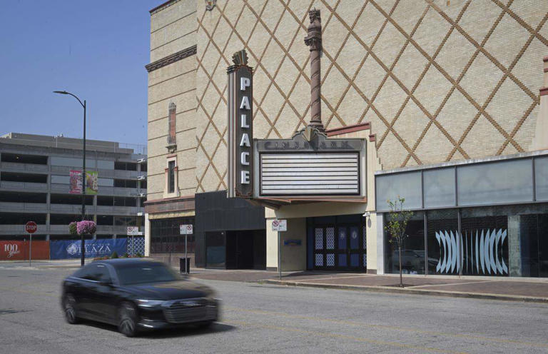 Country Club Plaza owners reveal plan for taller buildings. See the details