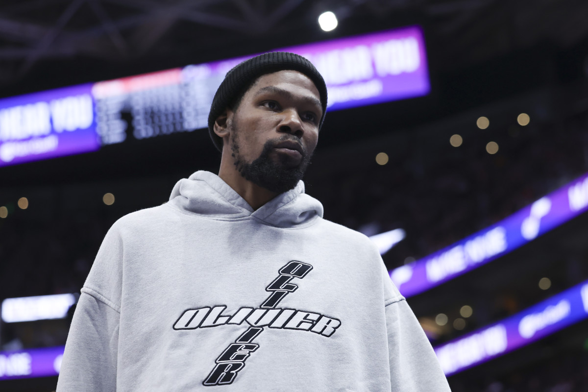 Congratulations pour in for NBA star Kevin Durant after career development
