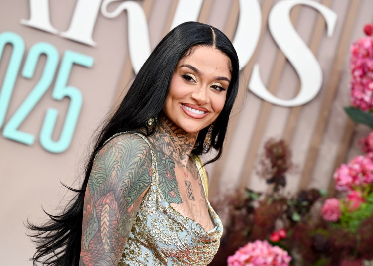 Kehlani unites R&B legends for “Folded” remix EP