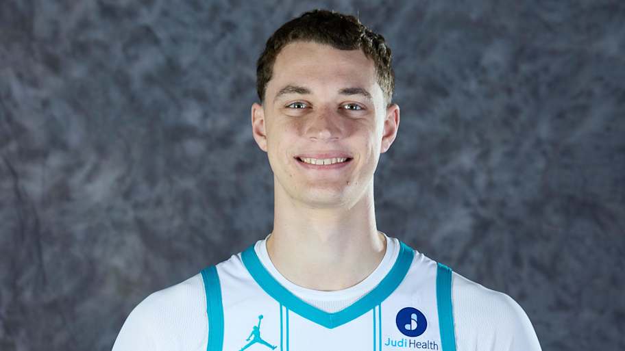 Hornets make interesting decision for opening night starting lineup