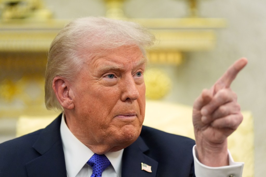 Trump shoots down sending Ukraine ‘highly complex’ Tomahawk missiles ...