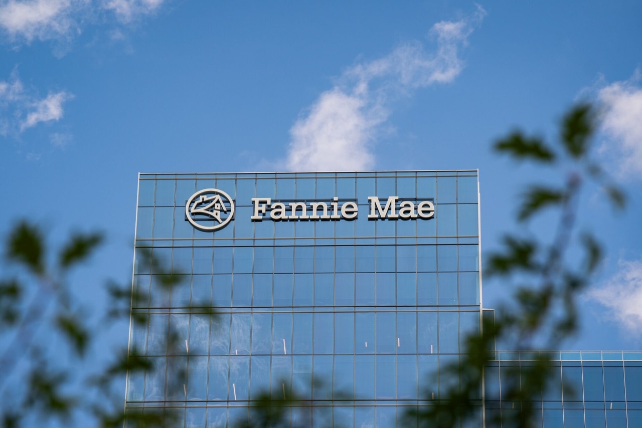Fannie Mae CEO Exits as Trump Considers IPO