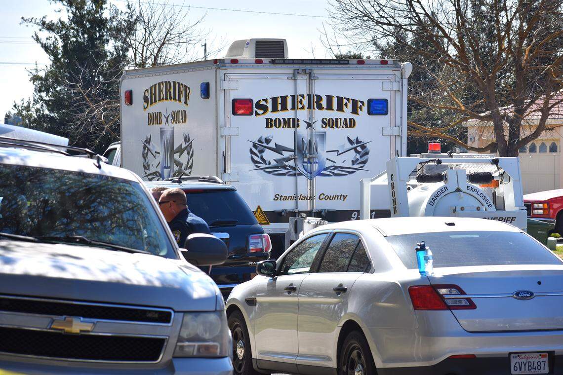Sheriff's bomb squad responds to suspicious device in Modesto. What it ...