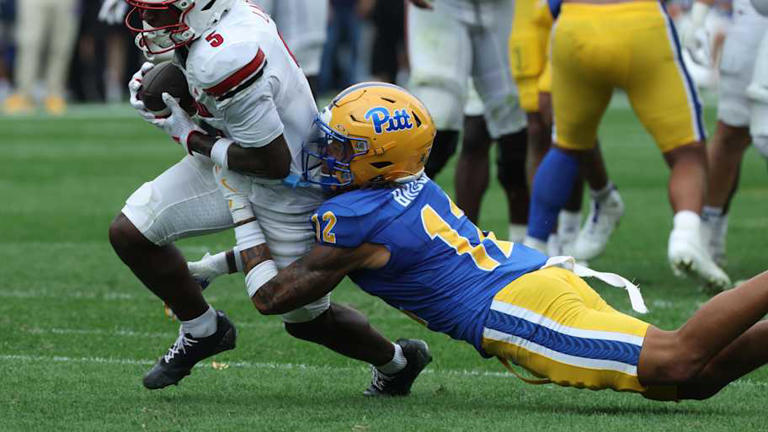 Four Pitt Players Earn PFF Honors after Syracuse Win