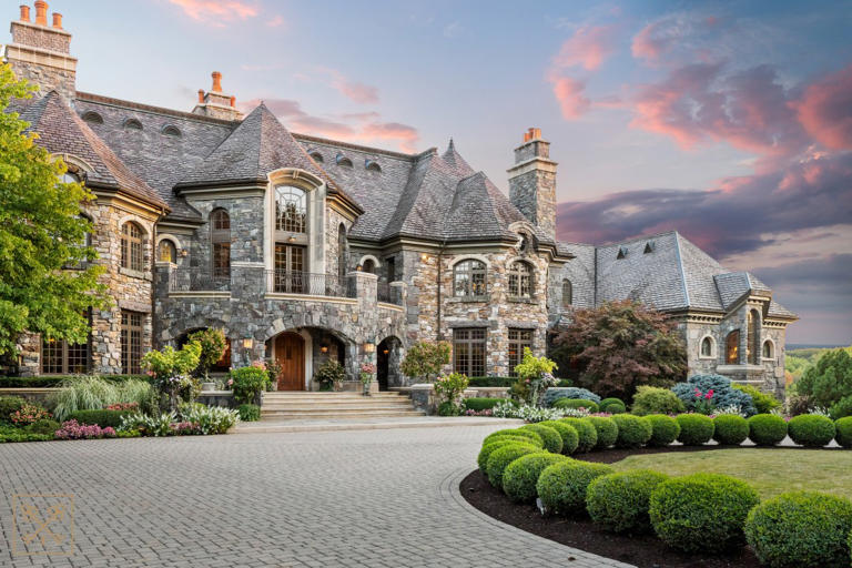 Freeland mansion known as ‘The Hamilton’ goes back on the market for $6 ...