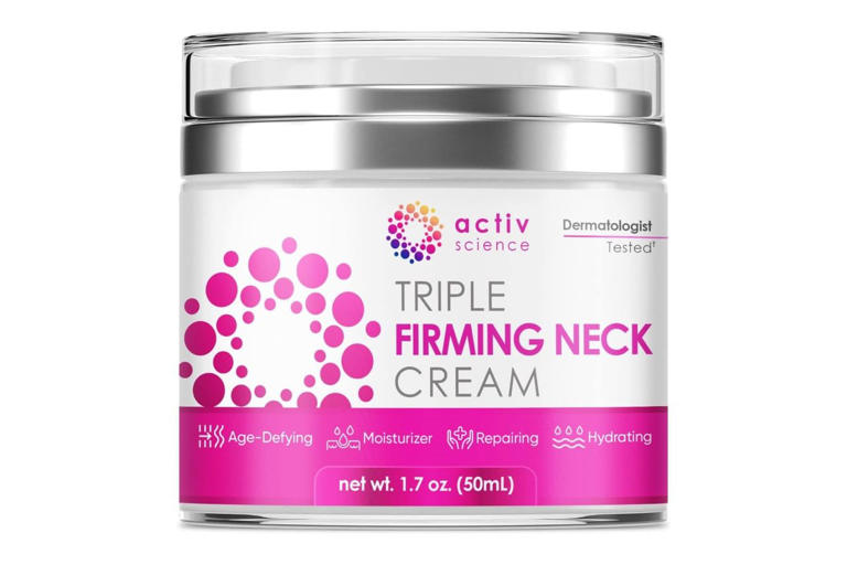 60-Year-Old Shoppers Tightened Their ‘Turkey Wattle’ Almost Immediately ...