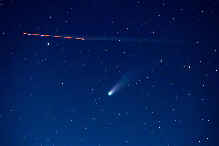 Comet Lemmon may be visible with the naked eye from Wisconsin. Here's ...