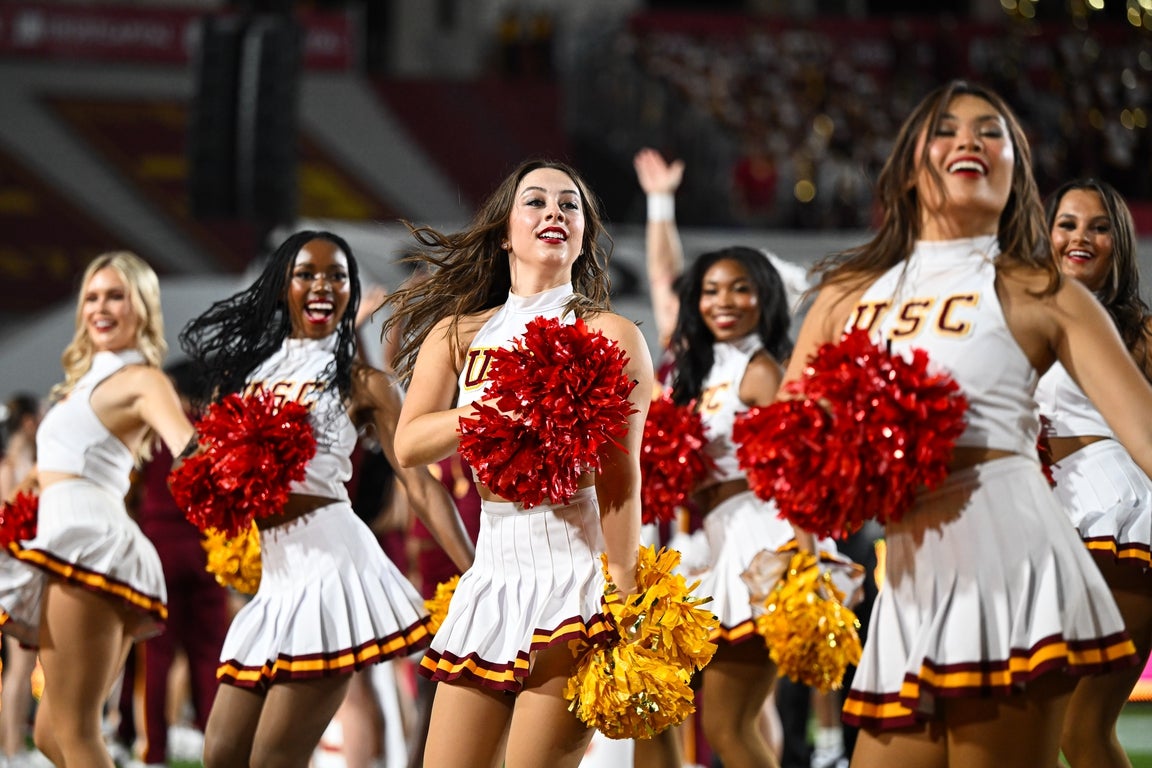 Stunning photos of USC college cheerleaders