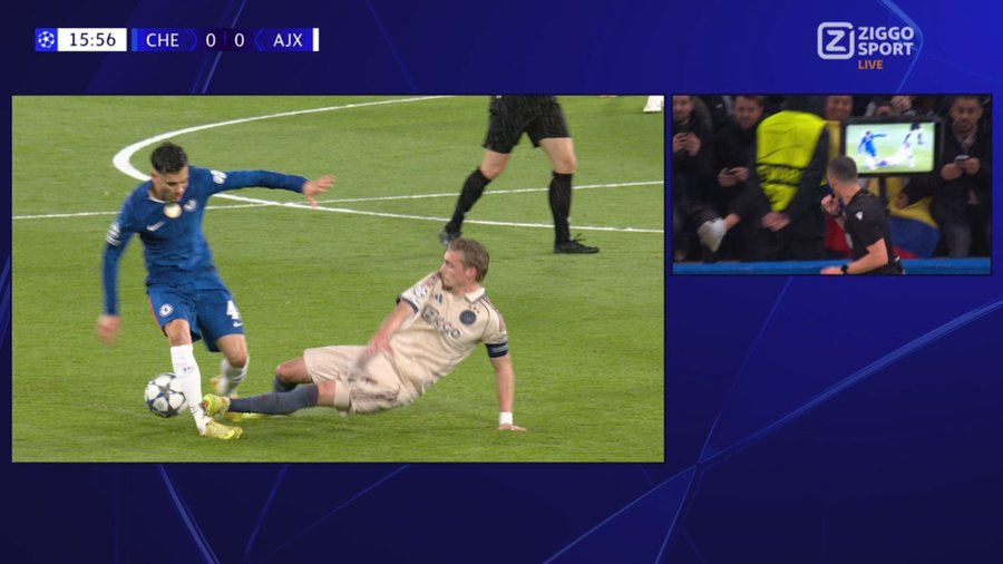 Oliedom: Ajax-plannen razendsnel de prullenbak in na vroege rode kaart ...