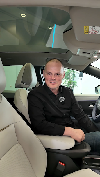 Interior del Nissan Leaf: diseño limpio y funciones prácticas