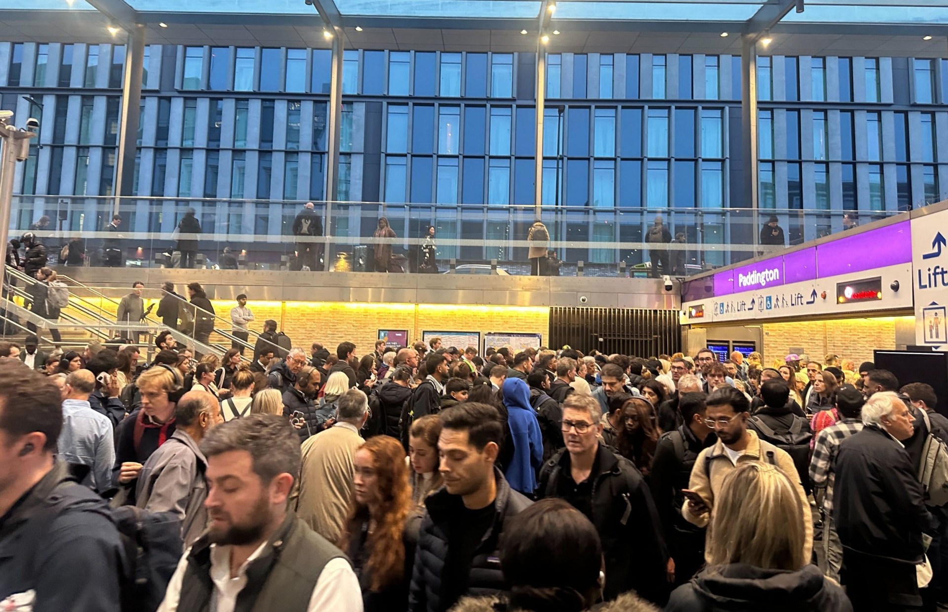 Major delays on Elizabeth line after trespasser