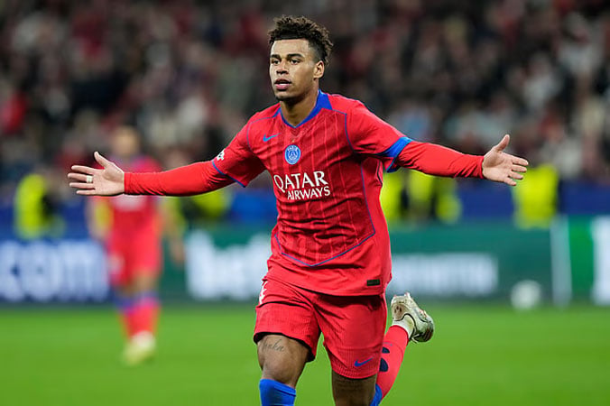 PSG score seven and Barcelona hit six on goal-filled night in ...