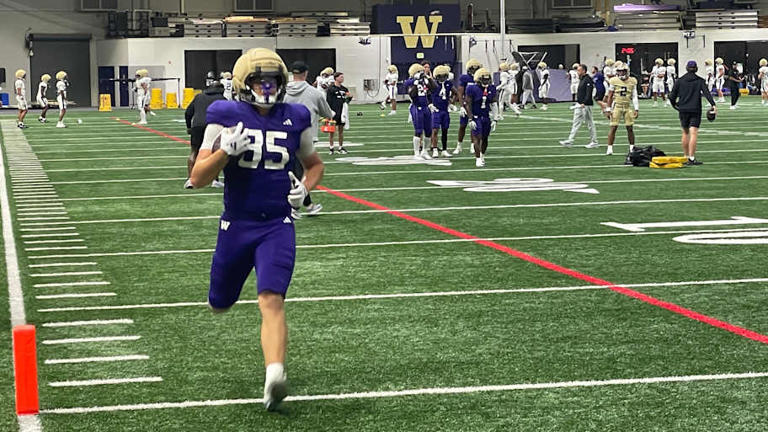 Huskies Turn To Freshmen To Fill In Holes At Tight End