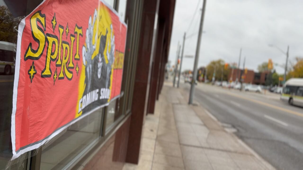 Despite the signs, Spirit Halloween isn't opening up locations all over ...
