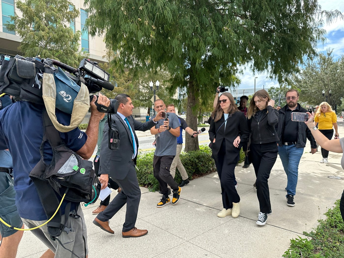 Judge orders suspect in deadly LA wildfire to remain jailed, citing ...