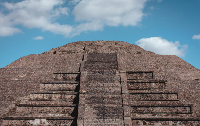 10 ancient structures that defy explanation