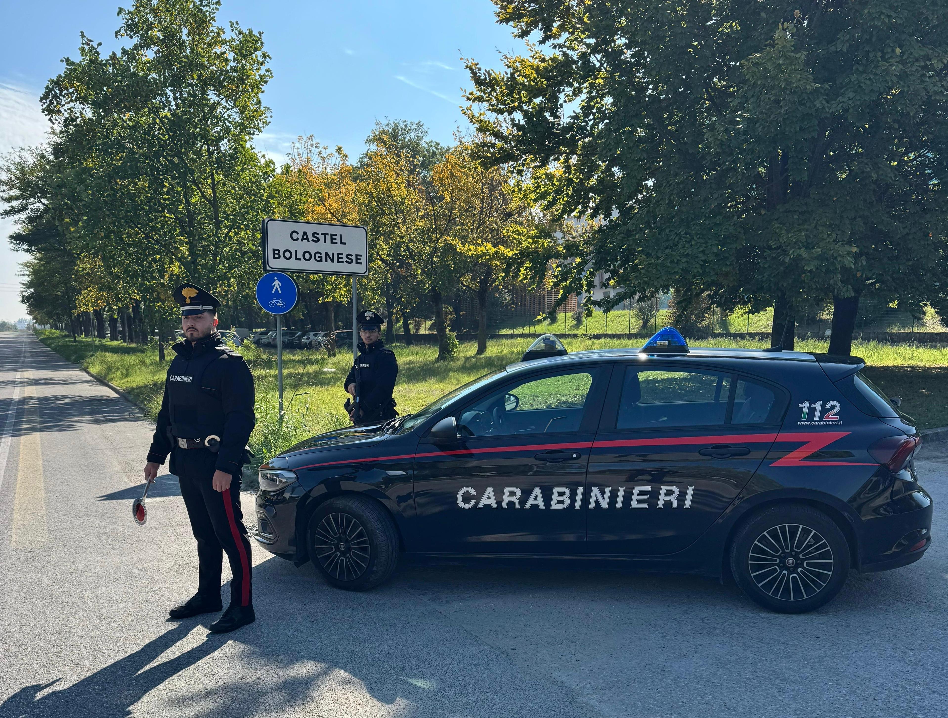 Furto aggravato e continuato: arrestato dopo aver tentato di forzare le ...
