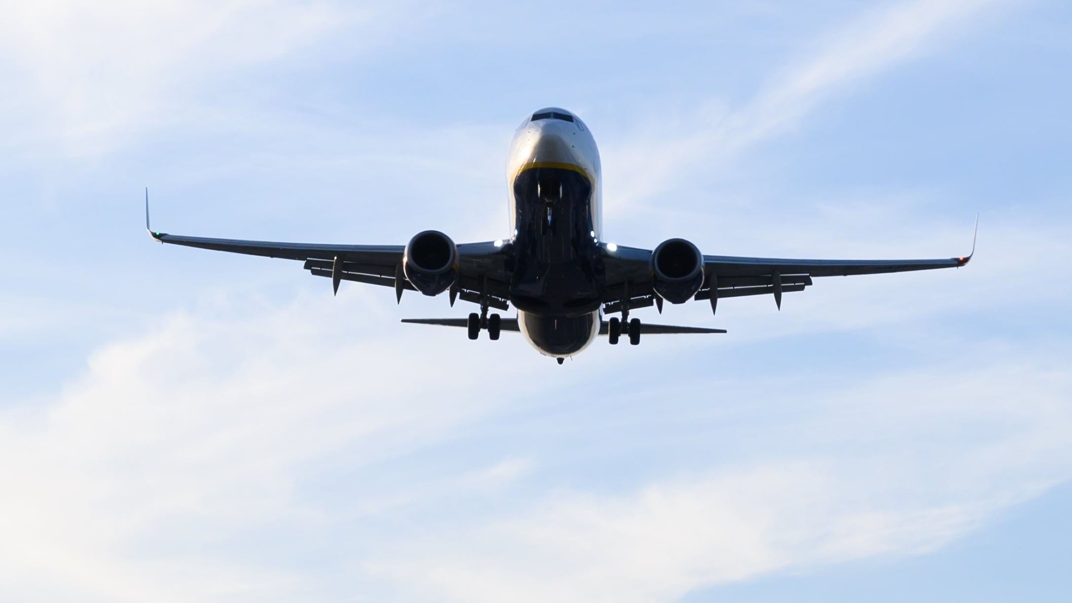Passenger Jet Comes 6 Minutes From Disaster in 100 MPH Storm
