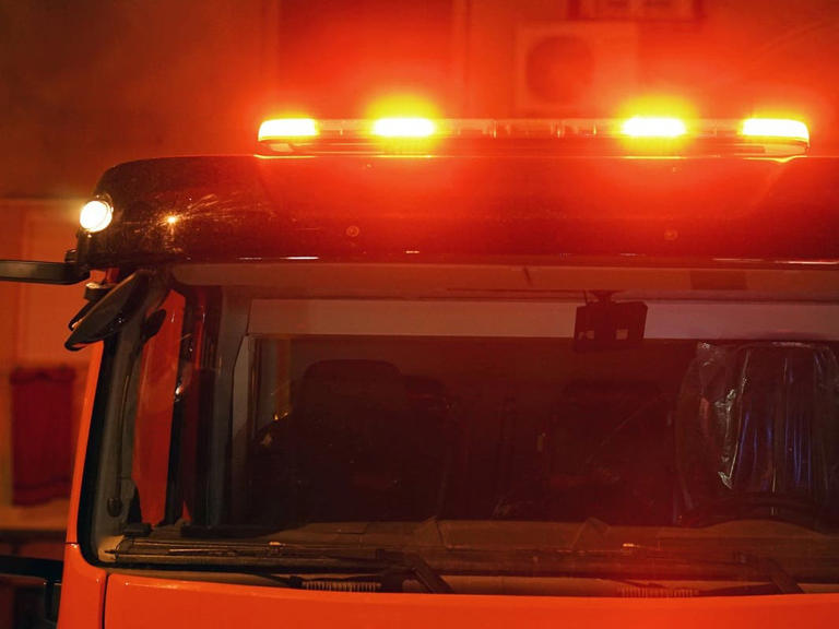 Beverly Crews Battle Car Fire At Beverly Hospital
