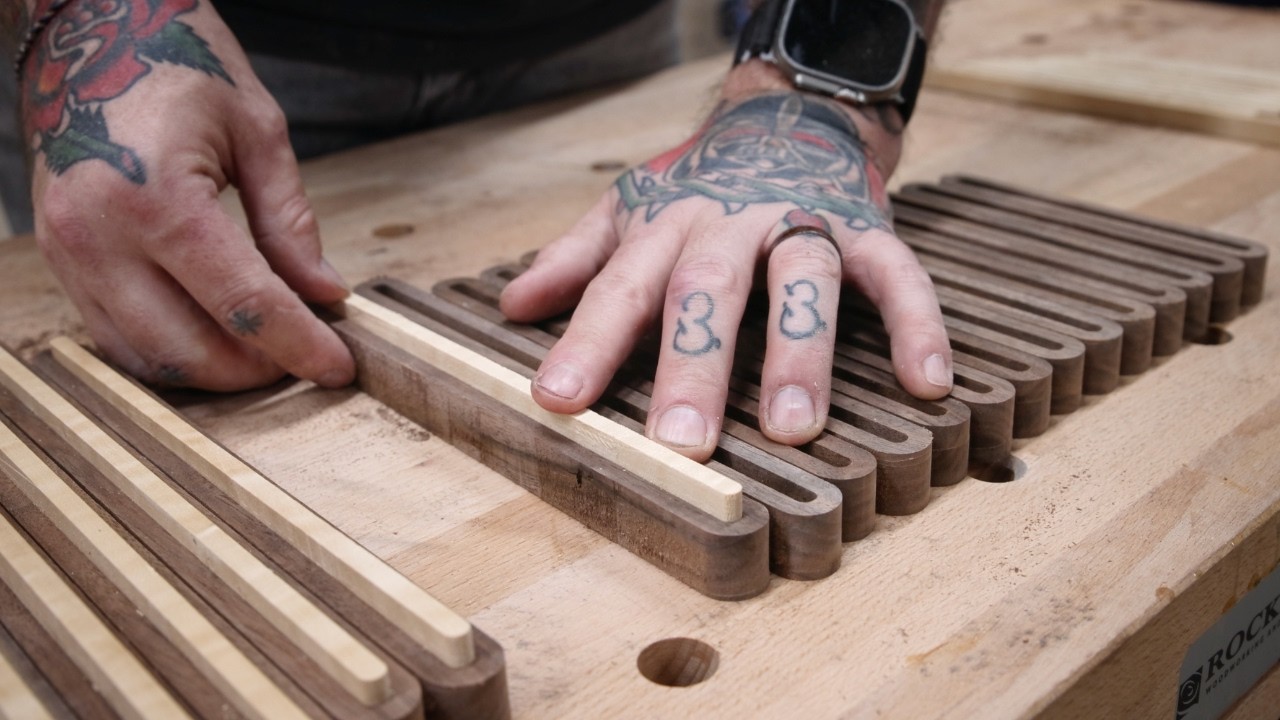 I transformed a broken table with stitches 🪑