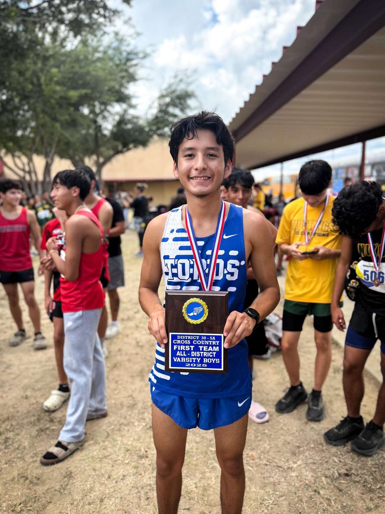 Nixon, Cigarroa runners advance past district, into regional meets