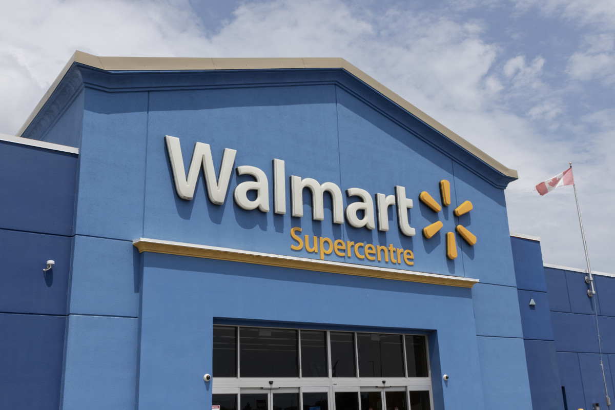 Everlast's 100-Pound Heavy Bag Kit Is Under $100 at Walmart Right Now