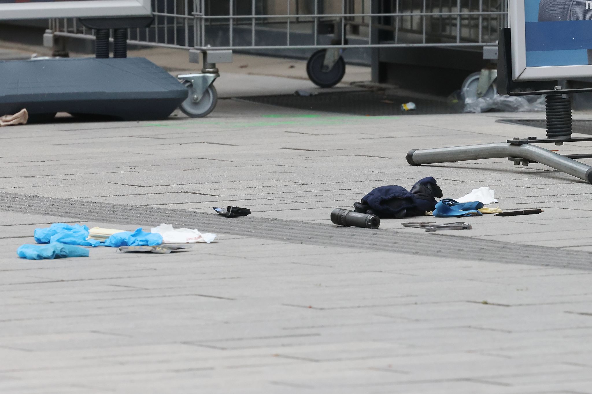 Polizei schießt in Düsseldorfer Zentrum auf Mann mit Waffe