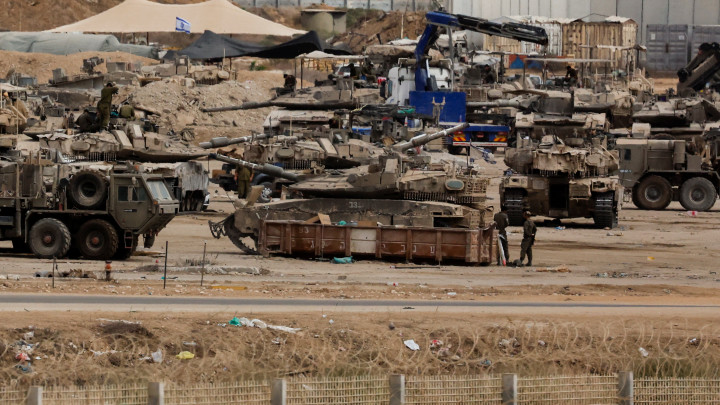 בזמן שצה"ל נערך לנסיגה: ארבעה לוחמים נפצעו בתאונה מבצעית בעזה - אחד ...