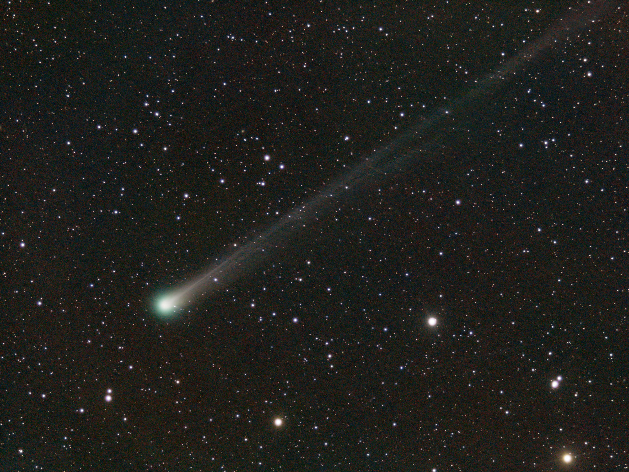 Here's How to See Two Comets and a Meteor Shower Light Up the Sky This ...