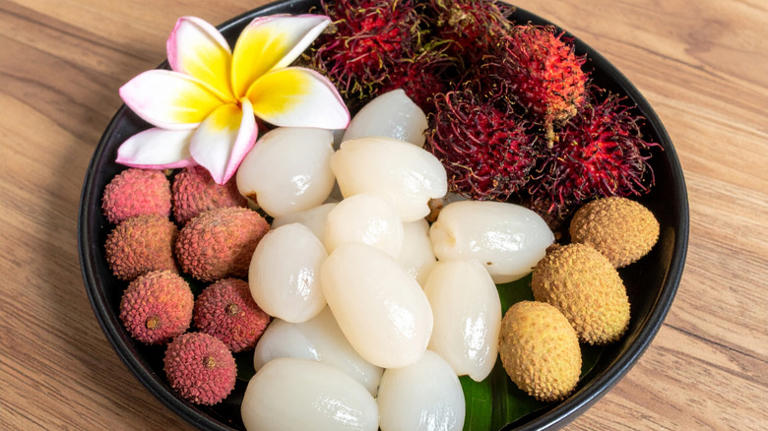 Lychee Vs Rambutan: The Difference Between The Tropical Fruits