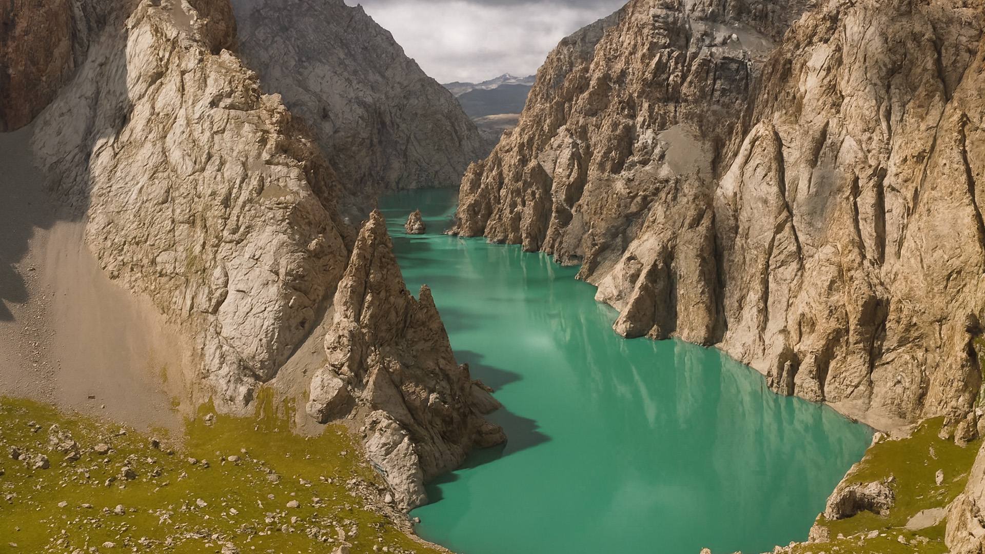 Köl-Suu Lake, Kyrgyzstan – Aerial Footage in 4K