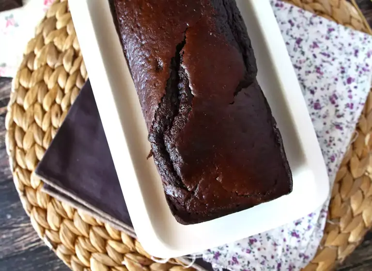 Bizcocho de chocolate sin huevos y sin mantequilla