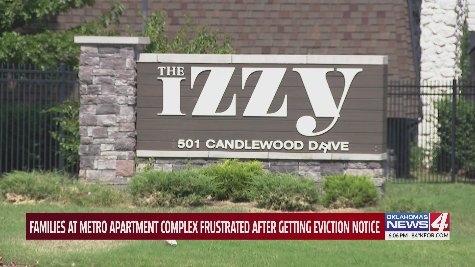 Families at metro apartment complex frustrated after getting eviction ...