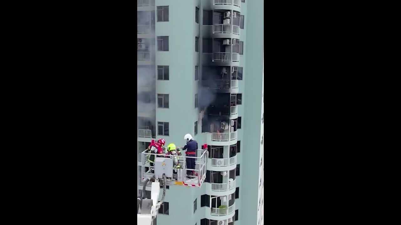 Resident killed as fire rips through high-rise condo in Bangkok