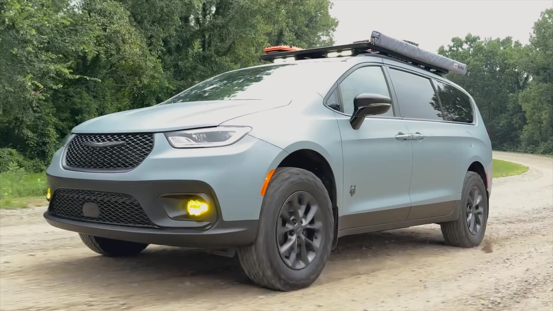 Chrysler Pacifica Grizzly Peak Concept Driving Video