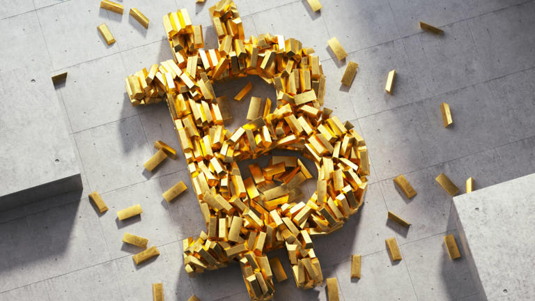 Bitcoin and gold hit new peaks amid global market uncertainty