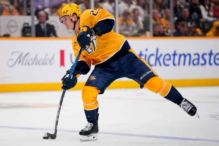 Joakim Kemell scores unusual first NHL goal for Nashville Predators vs ...