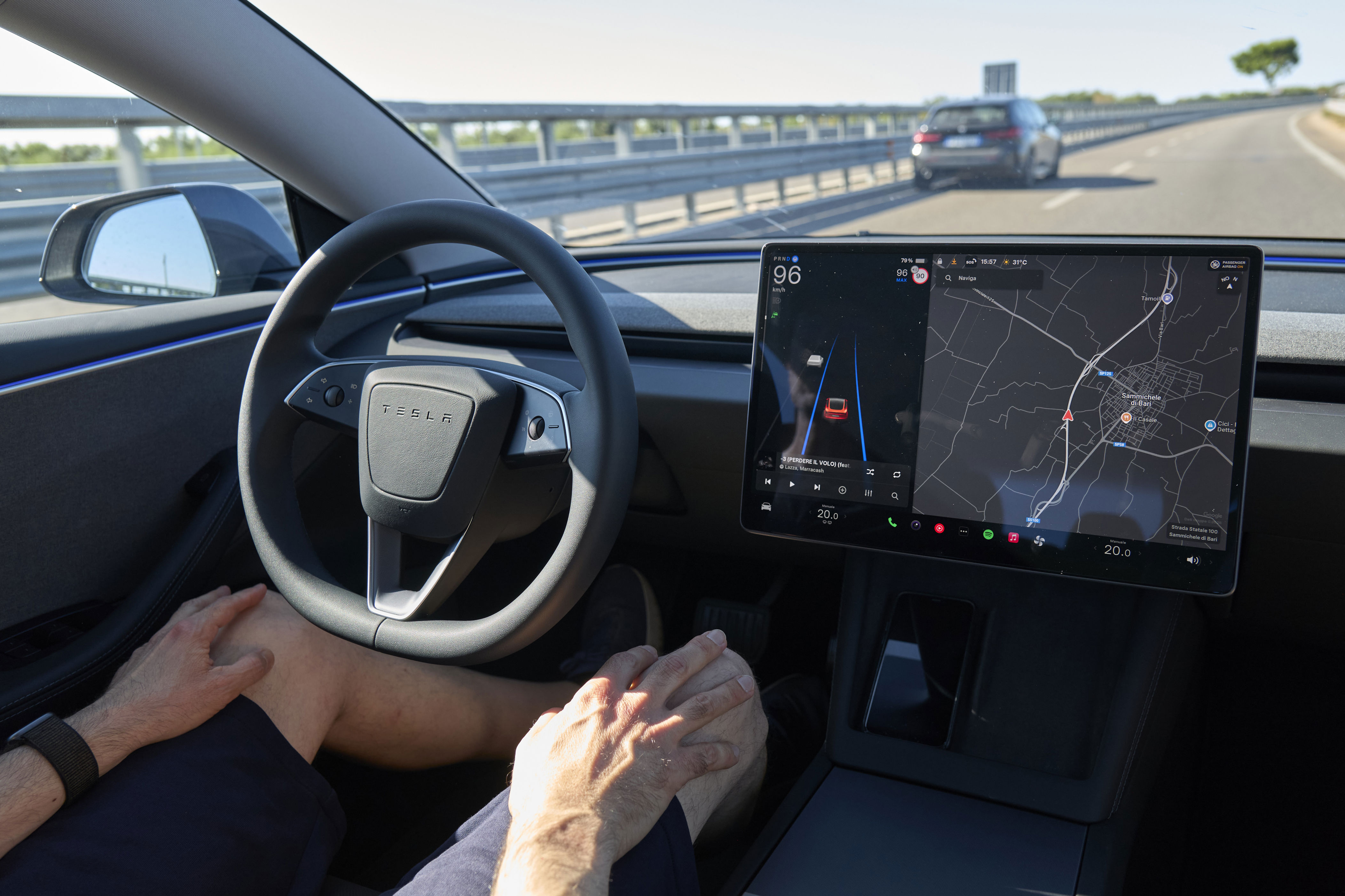 U.S. regulators investigate Tesla over 'Full Self-Driving' traffic ...