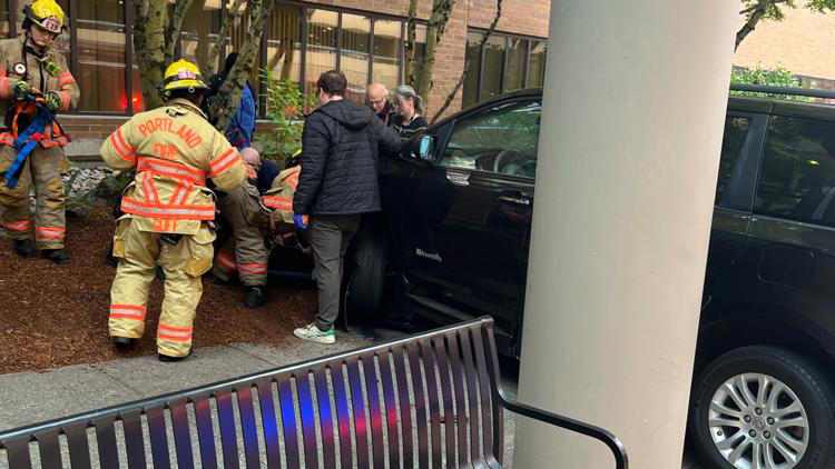 Woman hit by van while sitting on bench outside Northeast Portland hospital